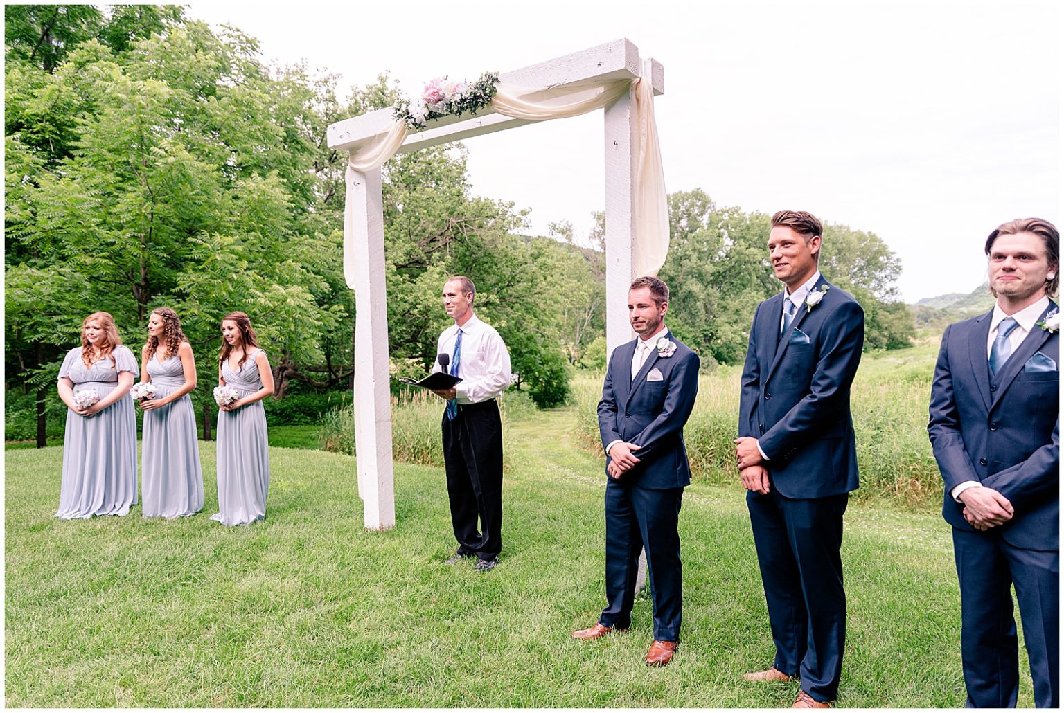 Stunning Red Wing Wedding - ericajohannaphotography.com
