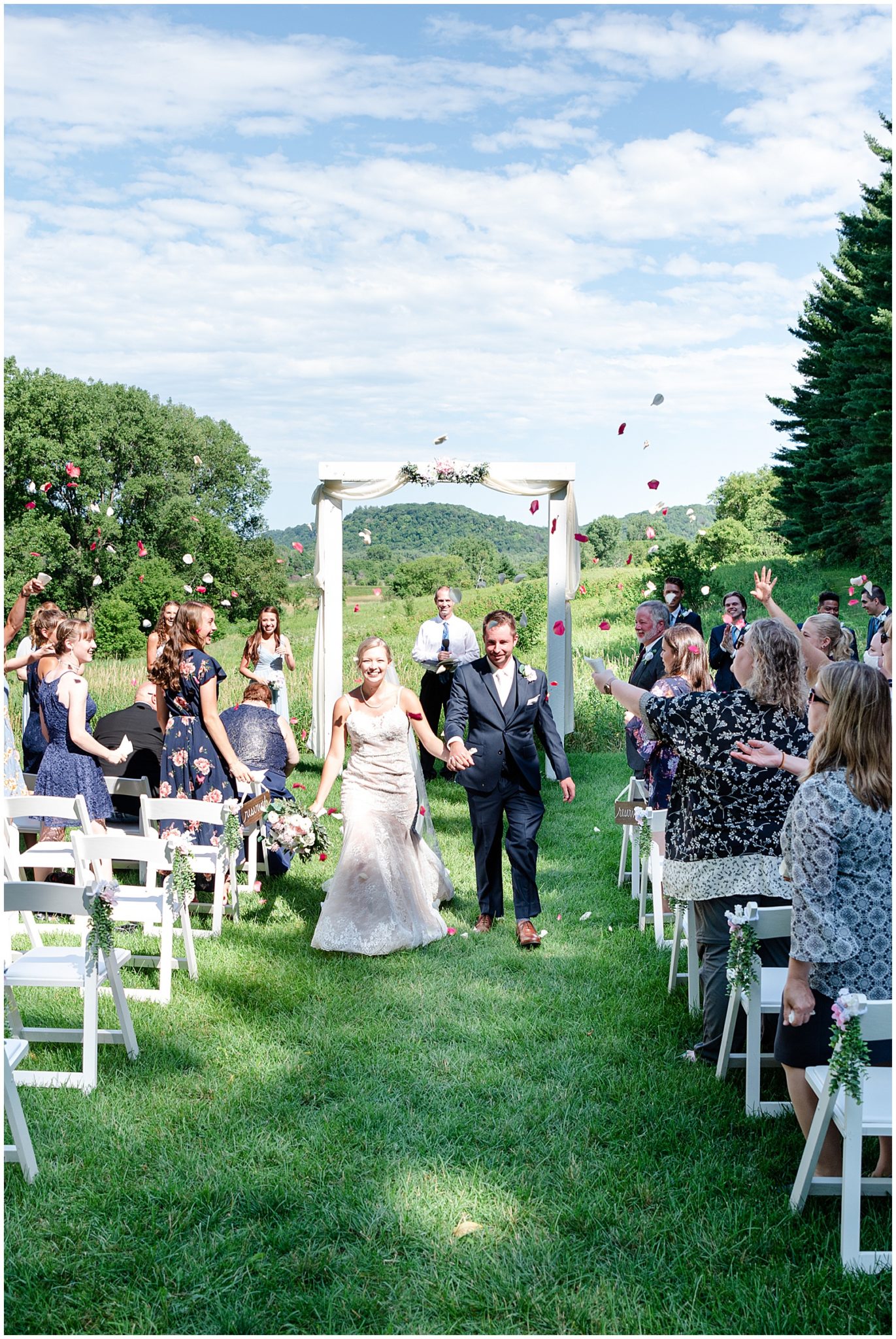 Stunning Red Wing Wedding - ericajohannaphotography.com