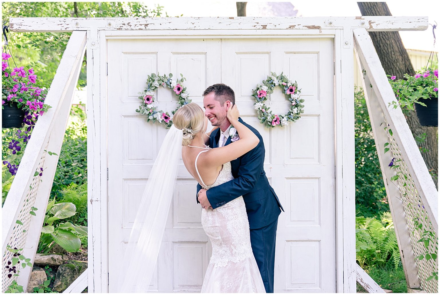 Stunning Red Wing Wedding - ericajohannaphotography.com